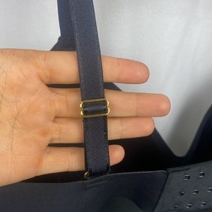 knix | Intimates & Sleepwear | Knix Wingwoman Contour Bra Black Size 7 ...